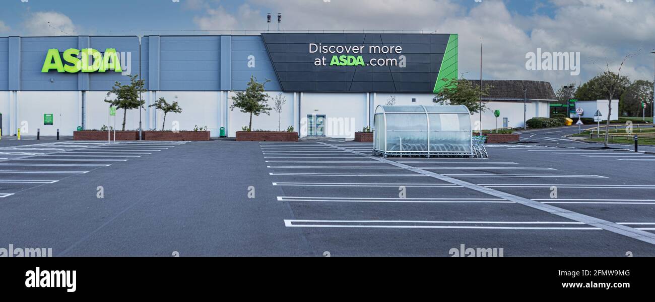 Asda trolley hi-res stock photography and images - Alamy