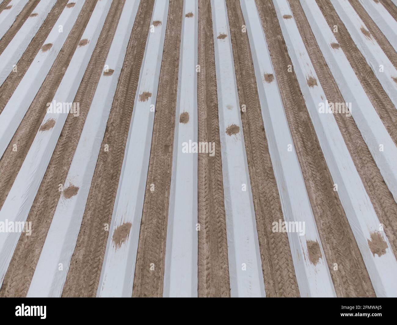 Field tramlines hi-res stock photography and images - Alamy