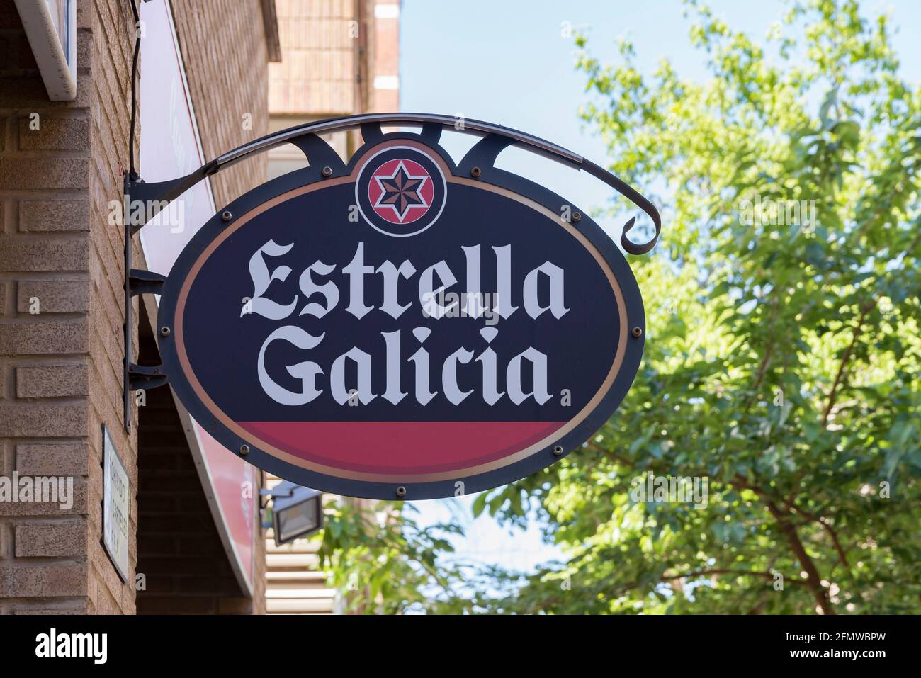 Estrella logo hi-res stock photography and images - Alamy