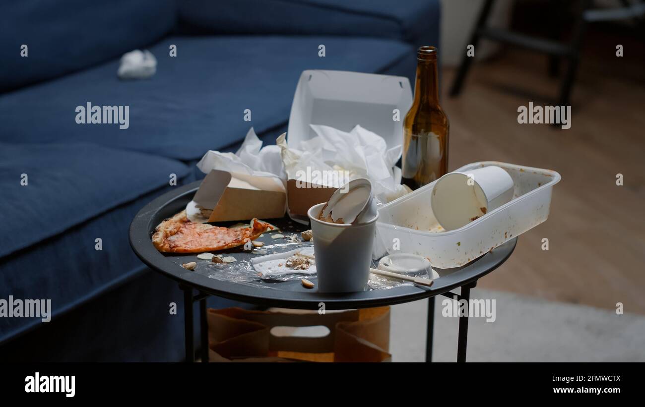 Messy table beer cans hi-res stock photography and images - Alamy