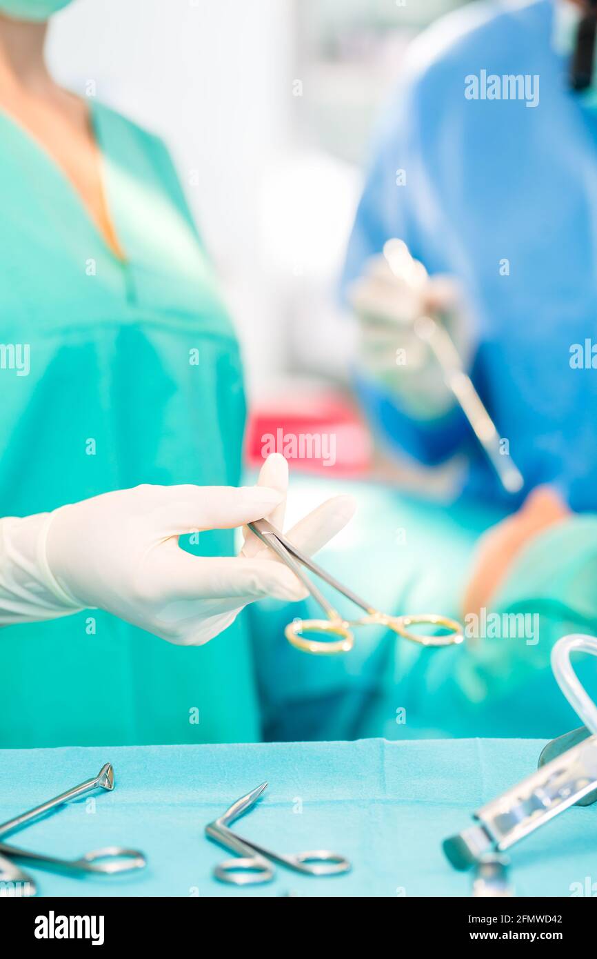 Op assistant hi-res stock photography and images - Alamy