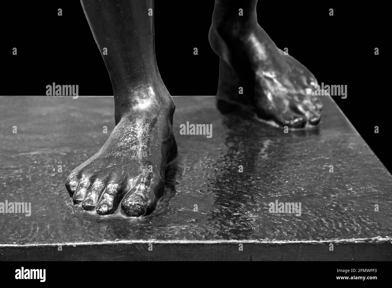 Rome statue feet Black and White Stock Photos & Images - Alamy