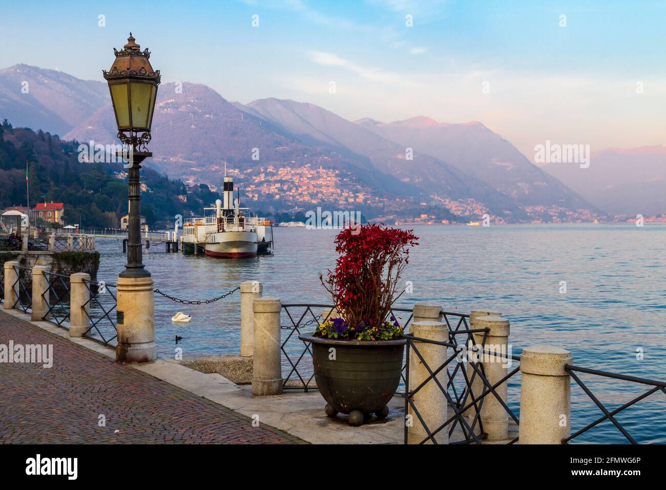 Italian lakes in winter hi-res stock photography and images - Alamy