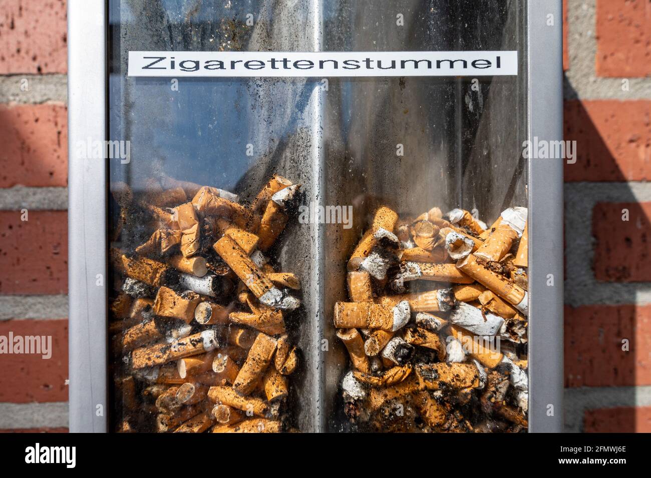 Cigarette stub container hi-res stock photography and images - Alamy