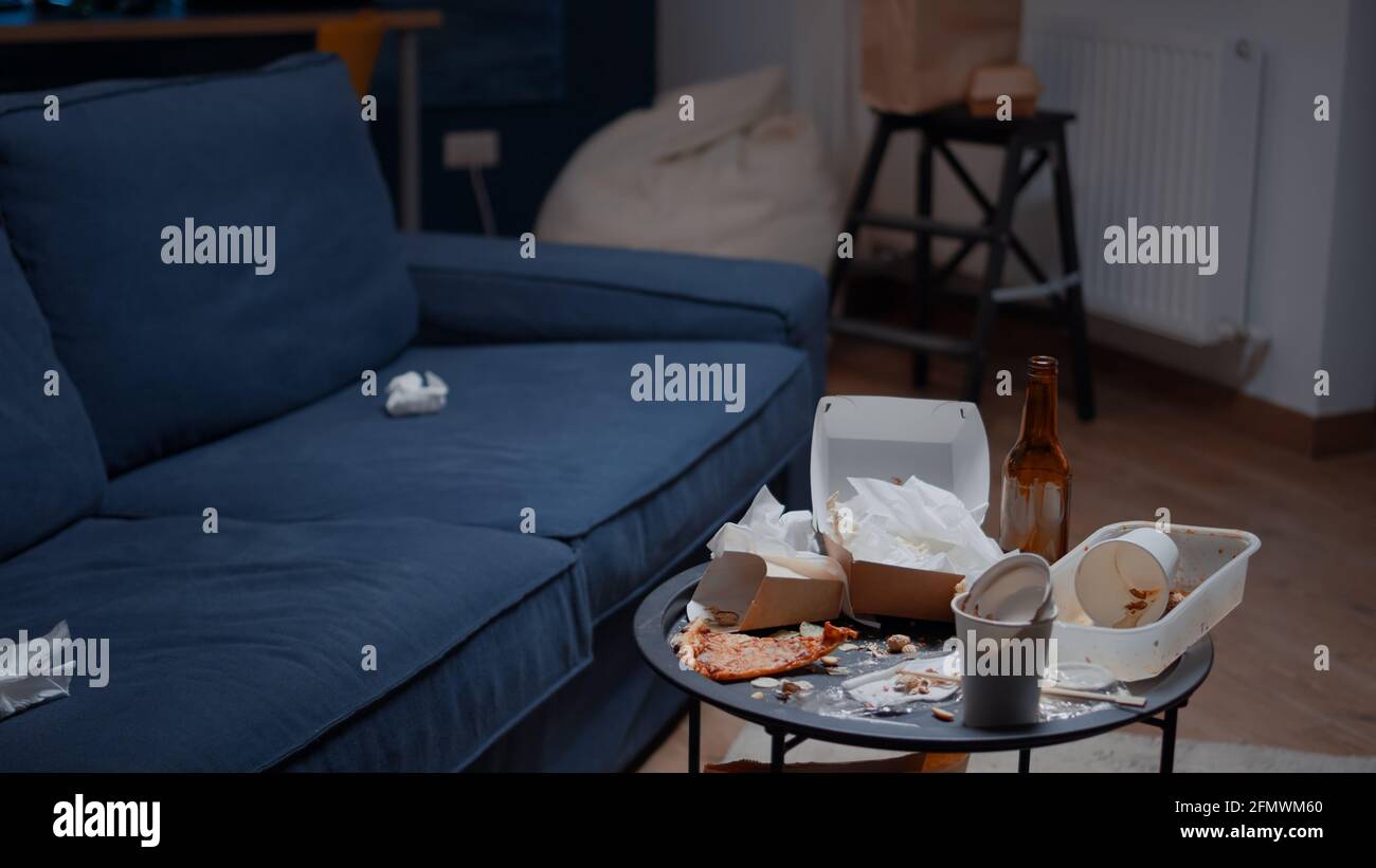 Messy table beer cans hi-res stock photography and images - Alamy