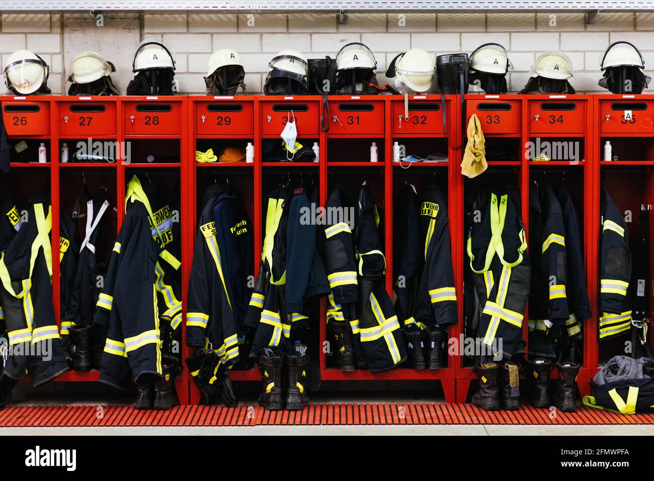 Engine room fire drill hi-res stock photography and images - Alamy