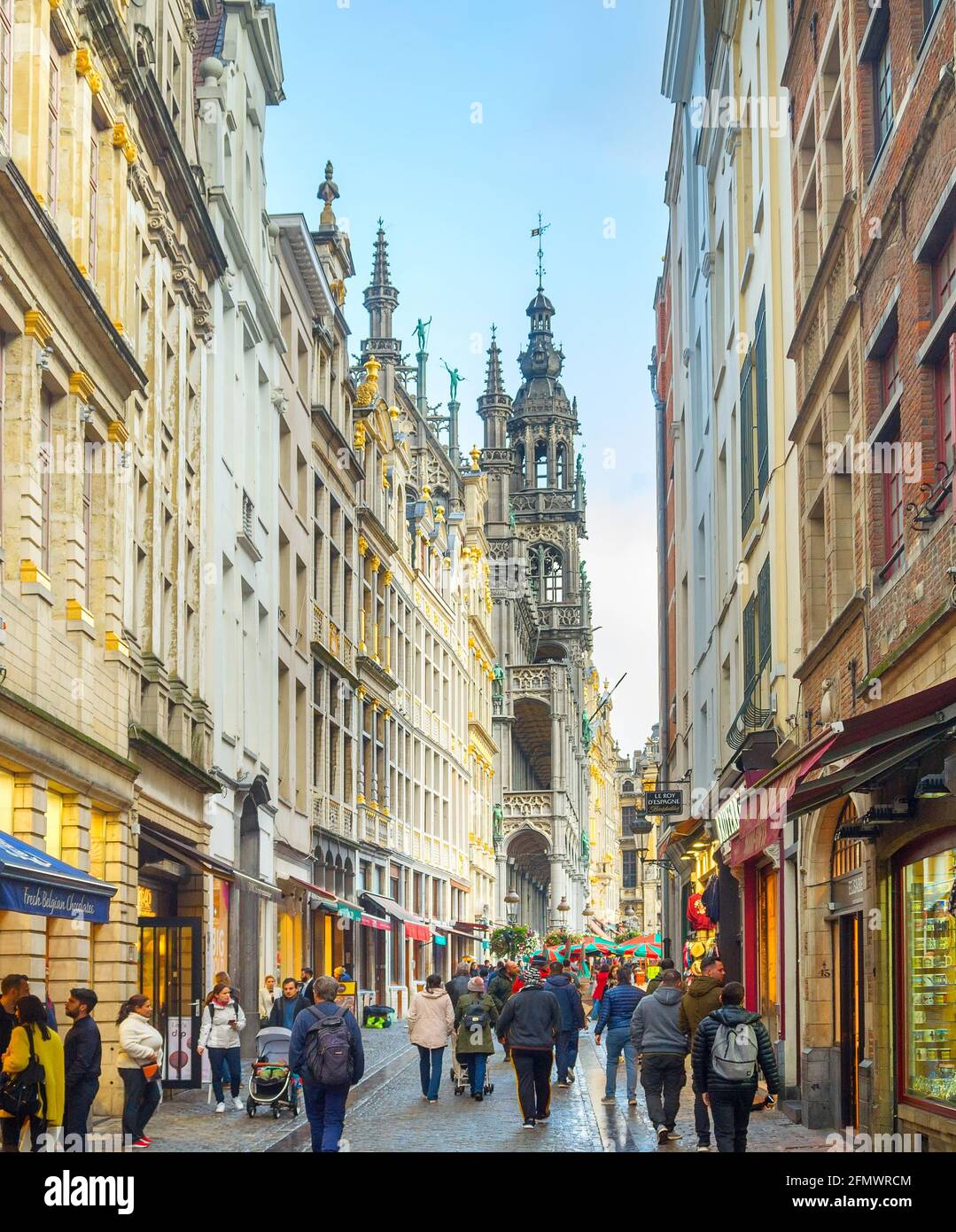 BRUSSELS, BELGIUM - OCTOBER 06, 2019: Crowd of people walking by Old ...