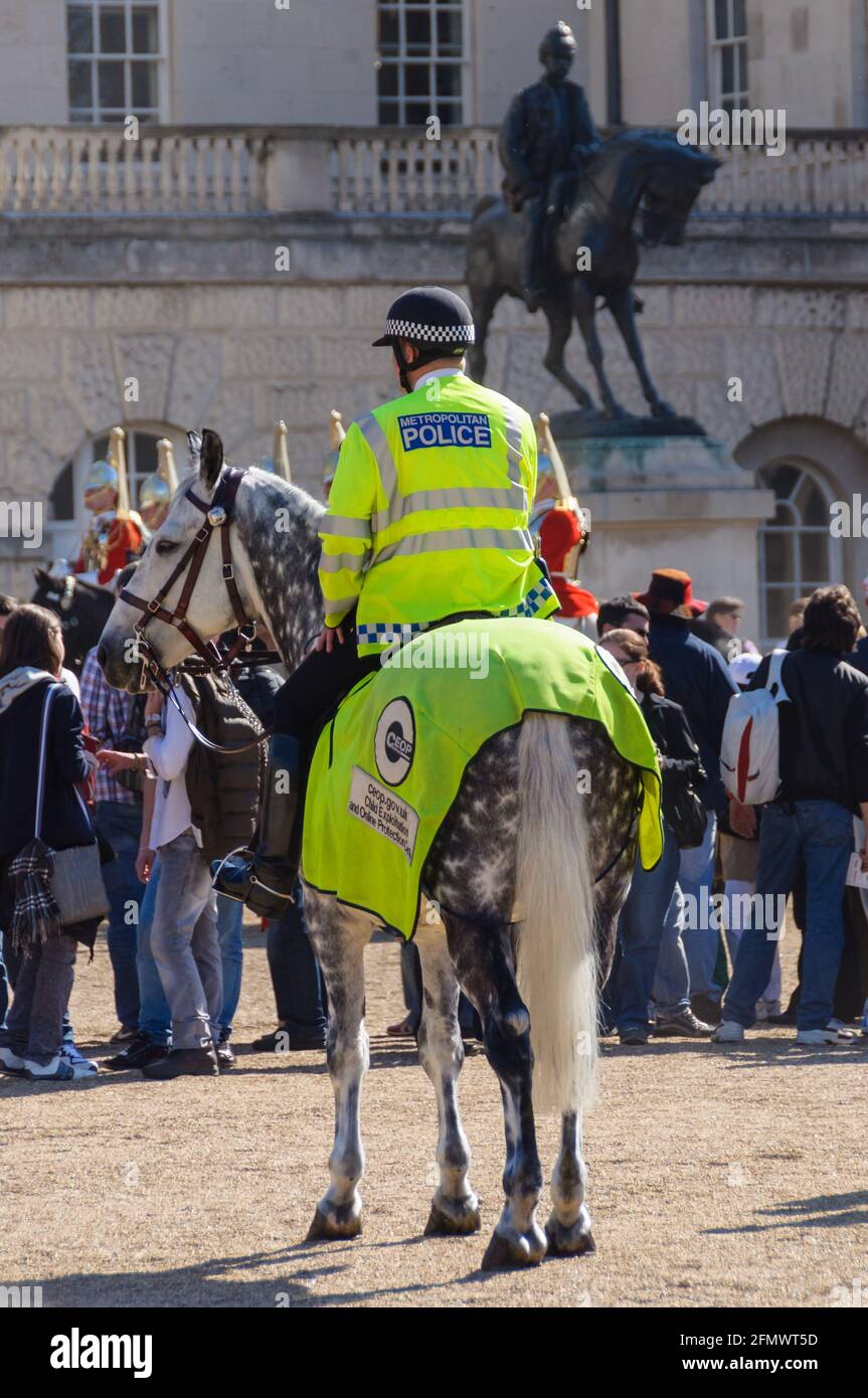 London england uk mounted police hi-res stock photography and images ...