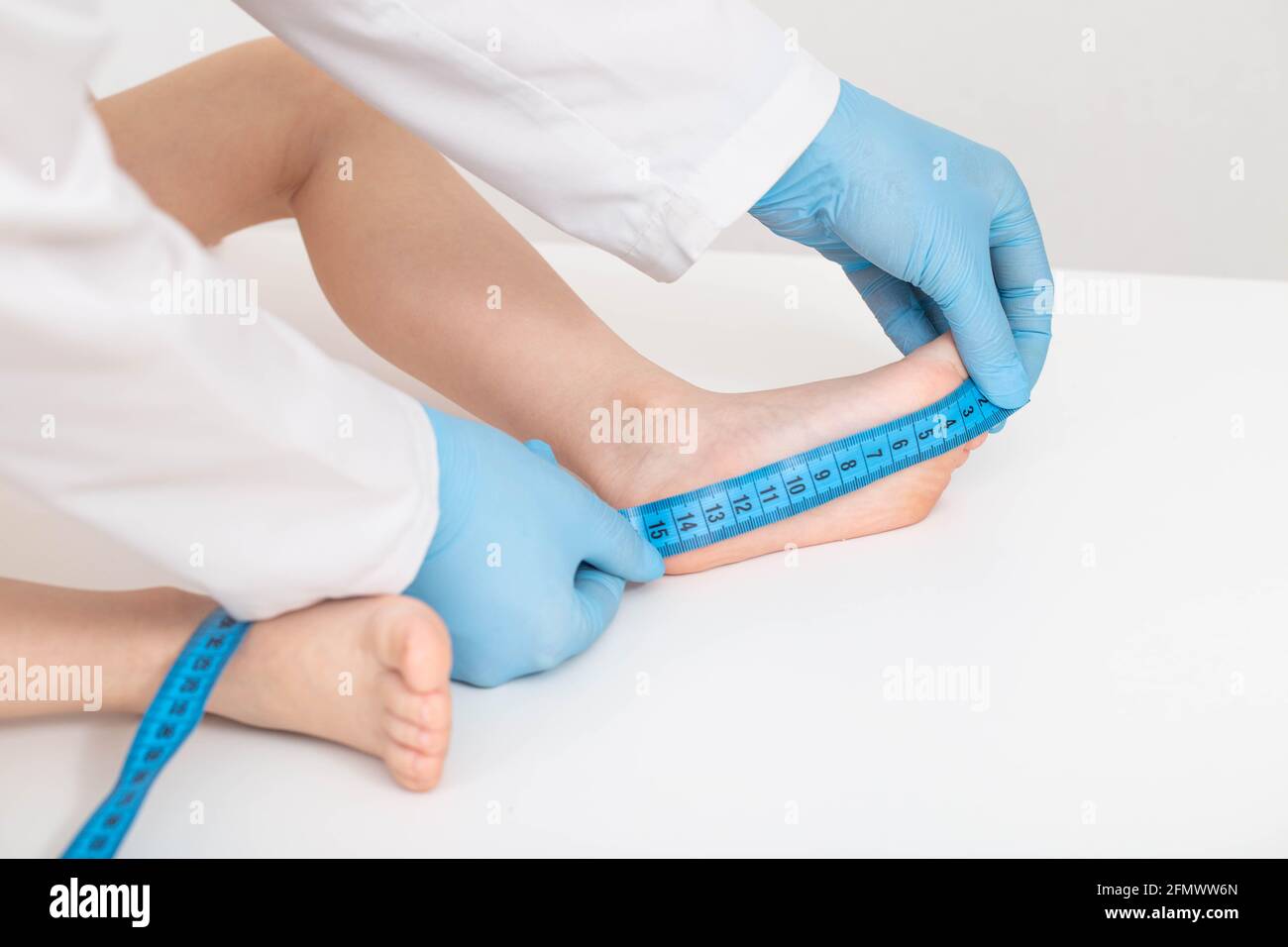 Child height weight measurement hi-res stock photography and images - Alamy