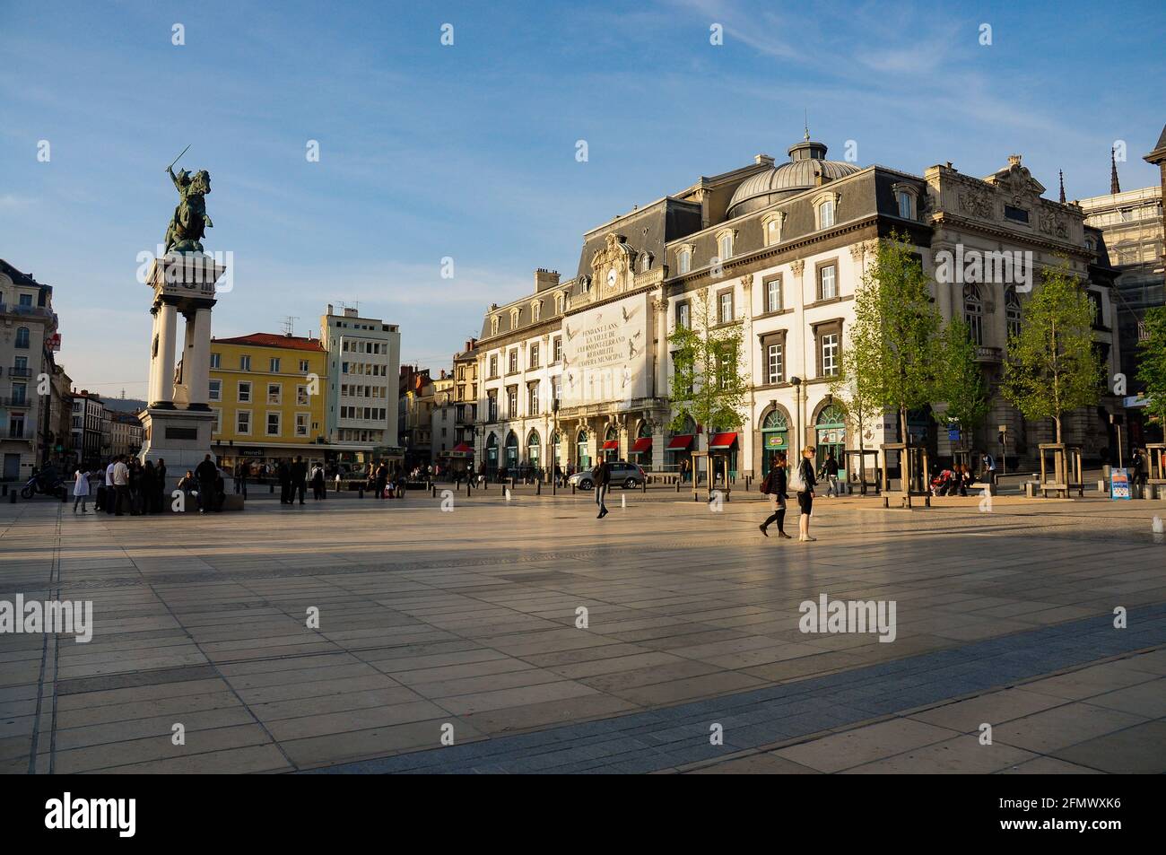 Courir Clermont Ferrand Jaude | Magasin Courir Clermont Ferrand – LAIIFG