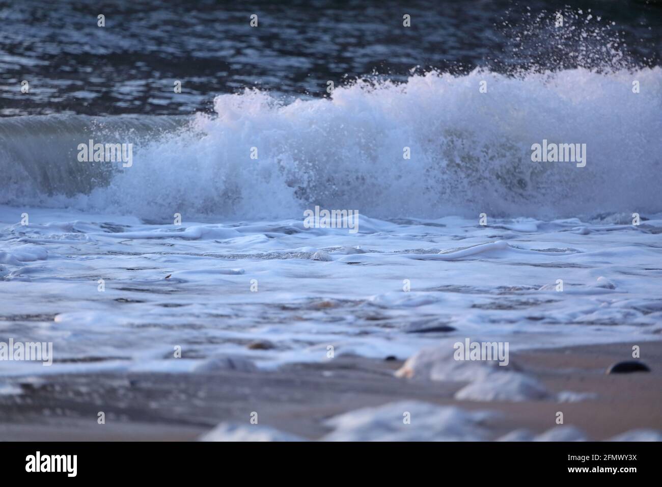 Breaking surface nature hi-res stock photography and images - Alamy