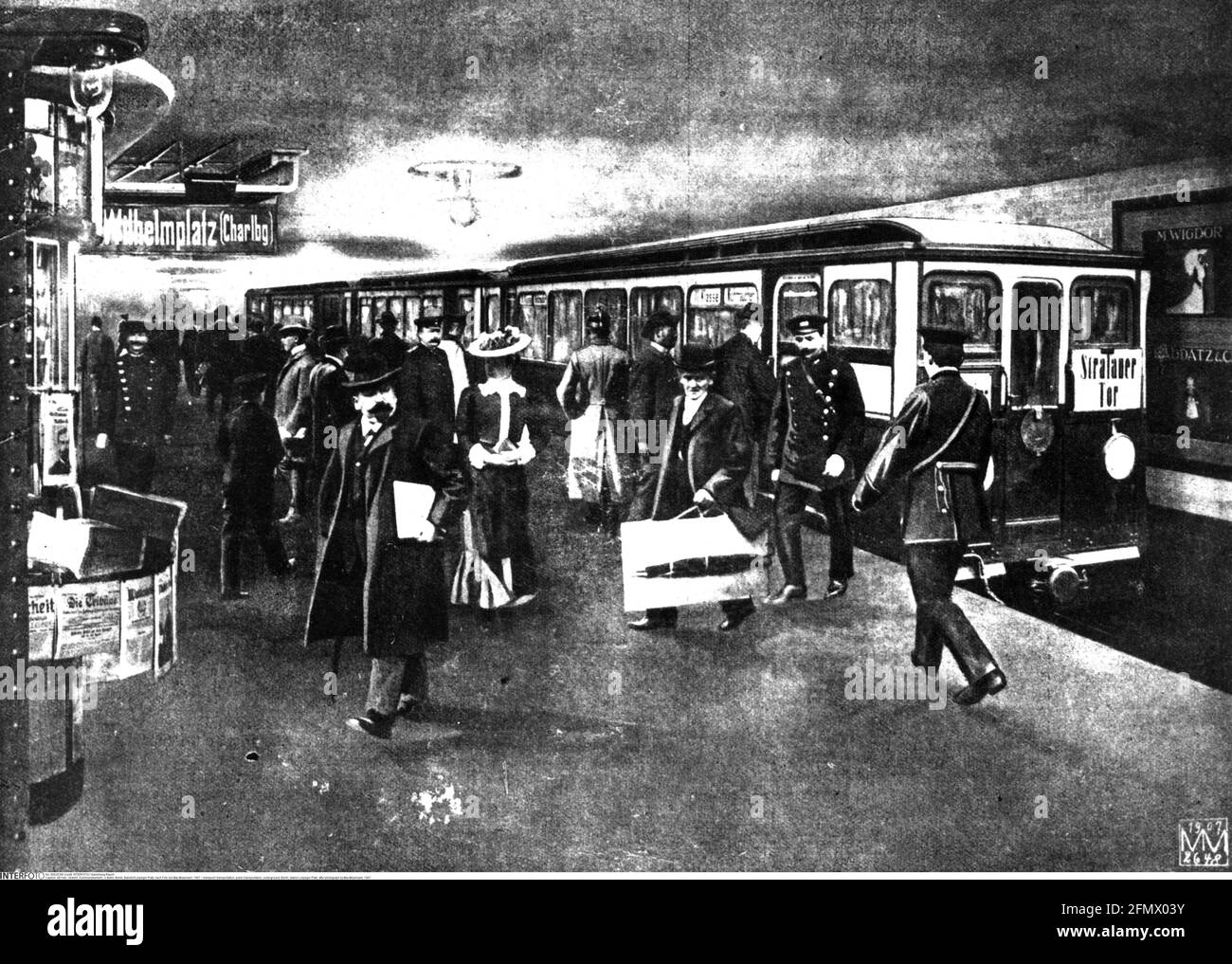 Public transport 1900s hi-res stock photography and images - Alamy