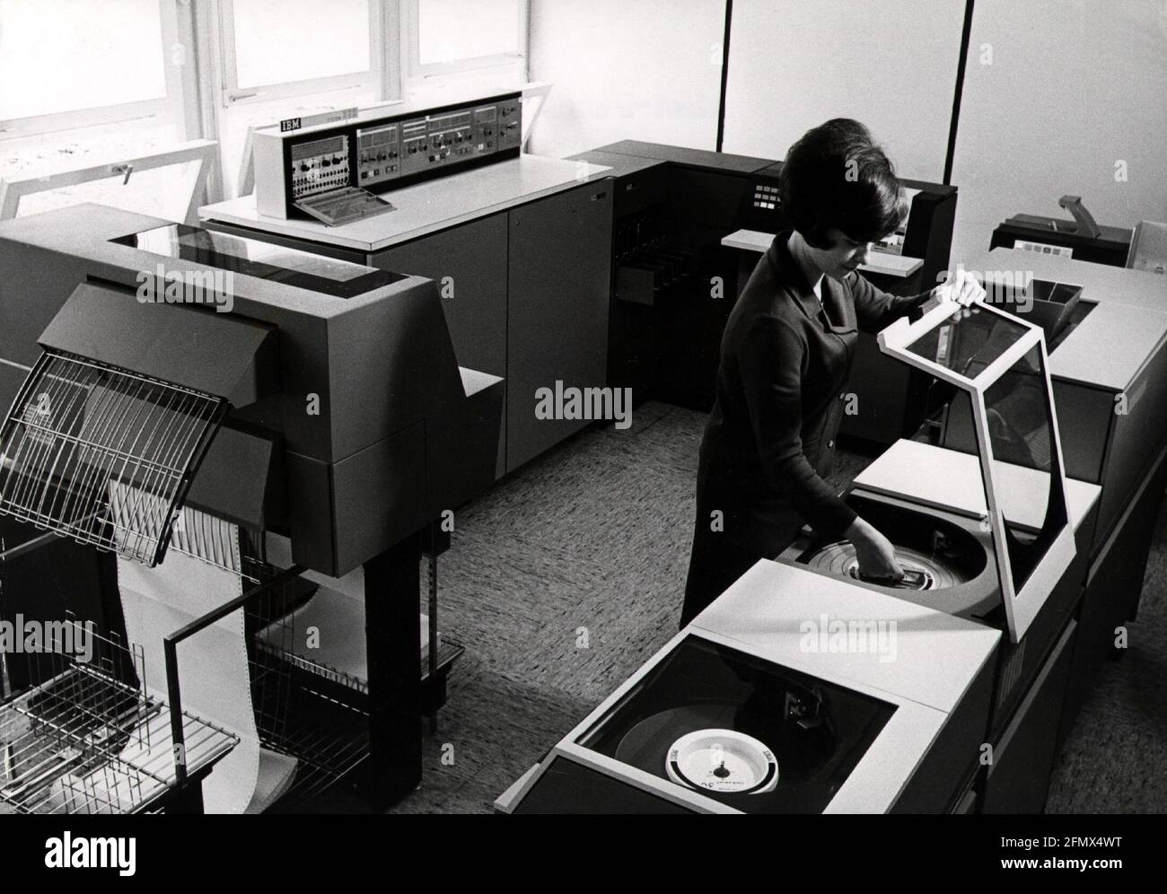 Data info hi-res stock photography and images - Alamy