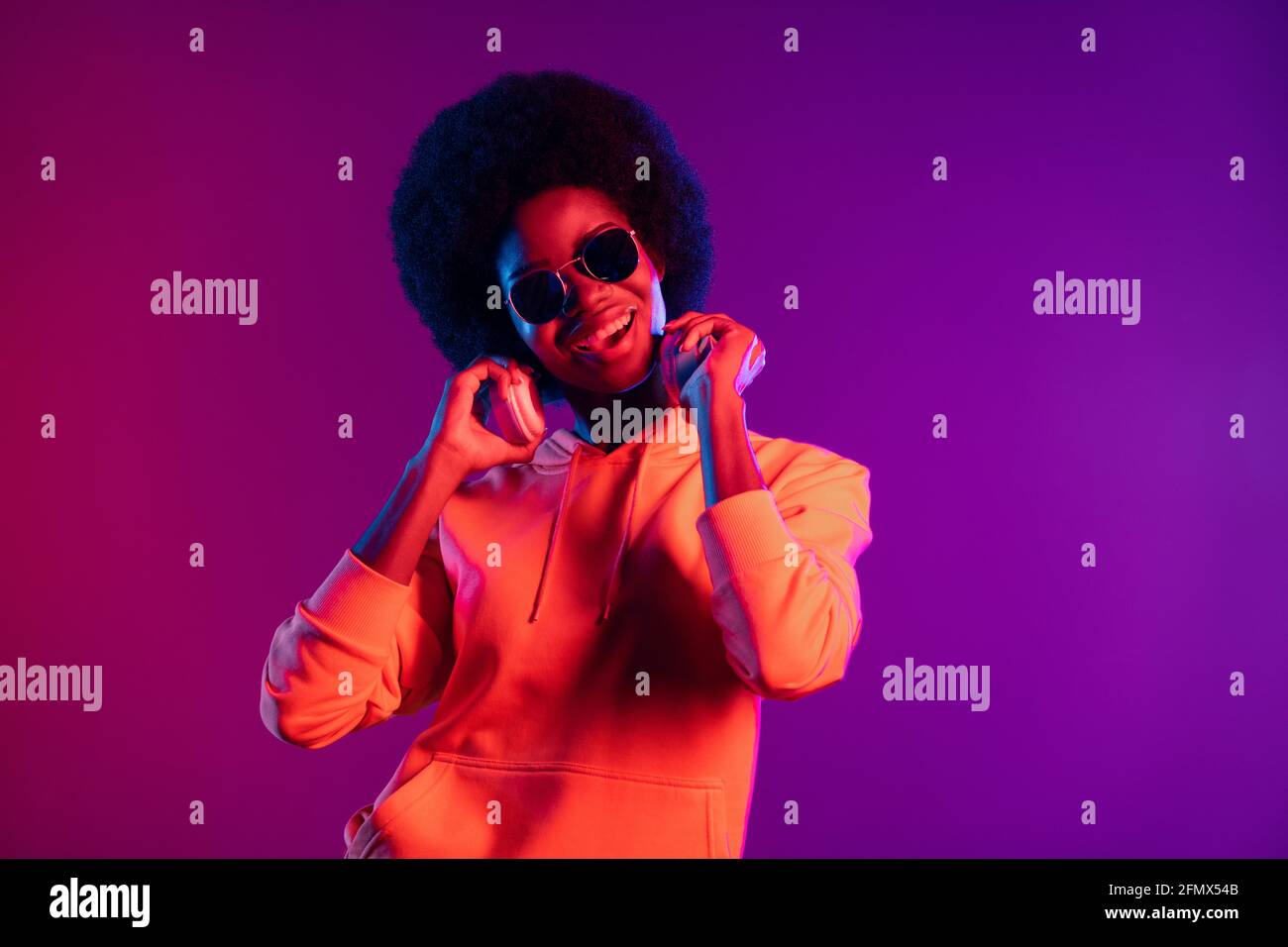 Crazy dj hi-res stock photography and images - Alamy