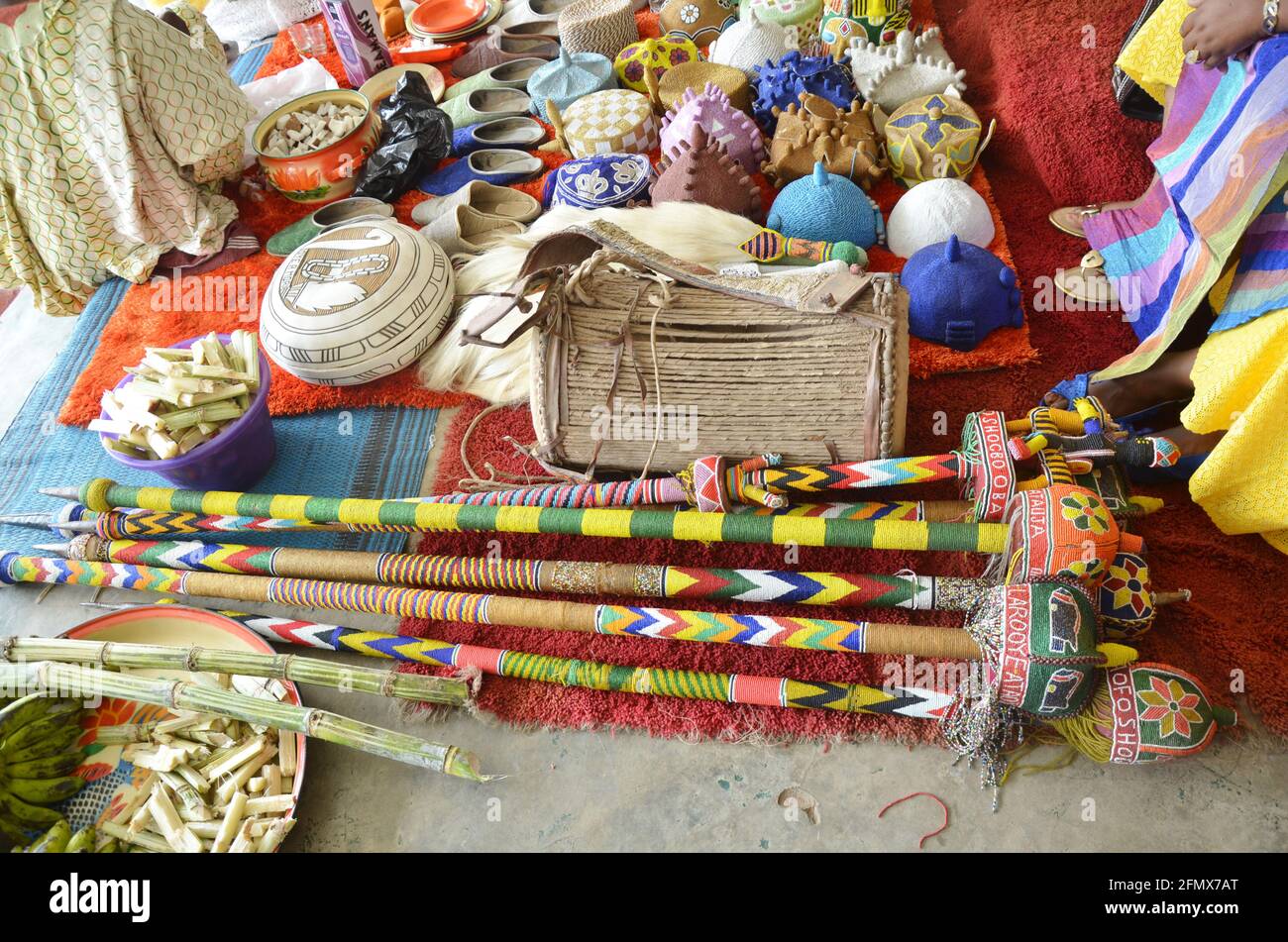 Yoruba crown hi-res stock photography and images - Alamy