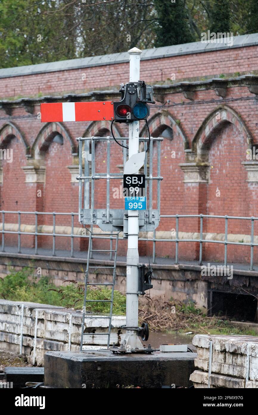 Upper quadrant pole mounted semaphore railway signal Stock Photo - Alamy