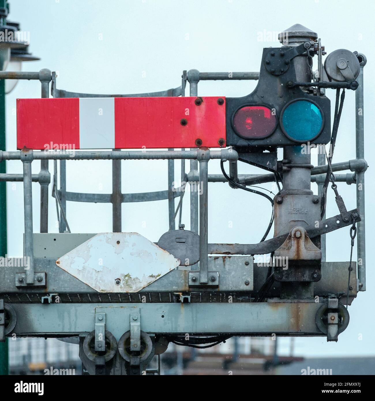 Signal upper quadrant hi-res stock photography and images - Alamy