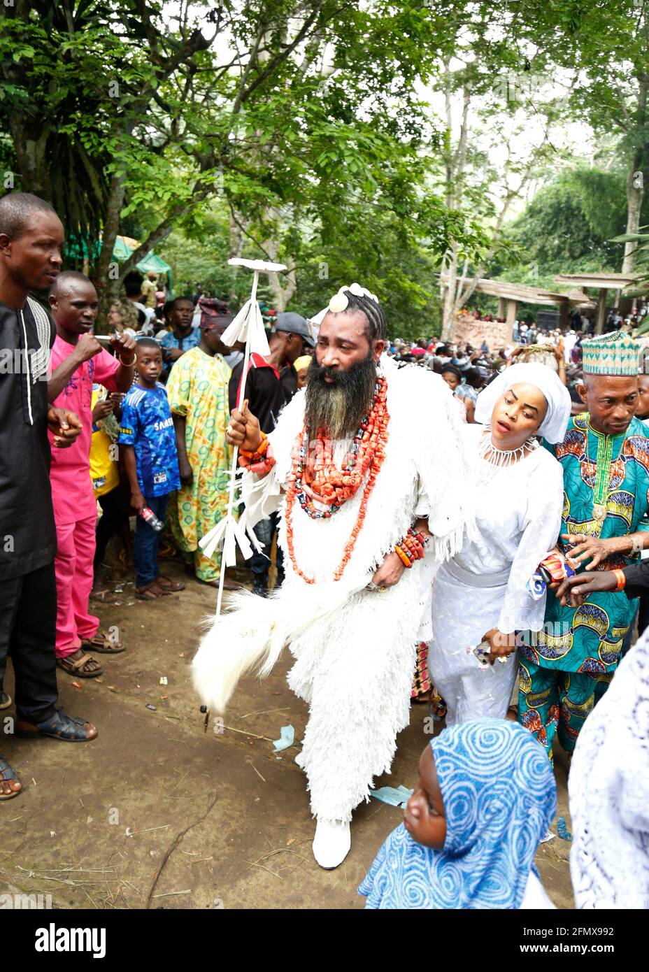 Osun Osogbo: King of Ogboni fraternity Dr. Ageshinjawe Ifa arriving at ...