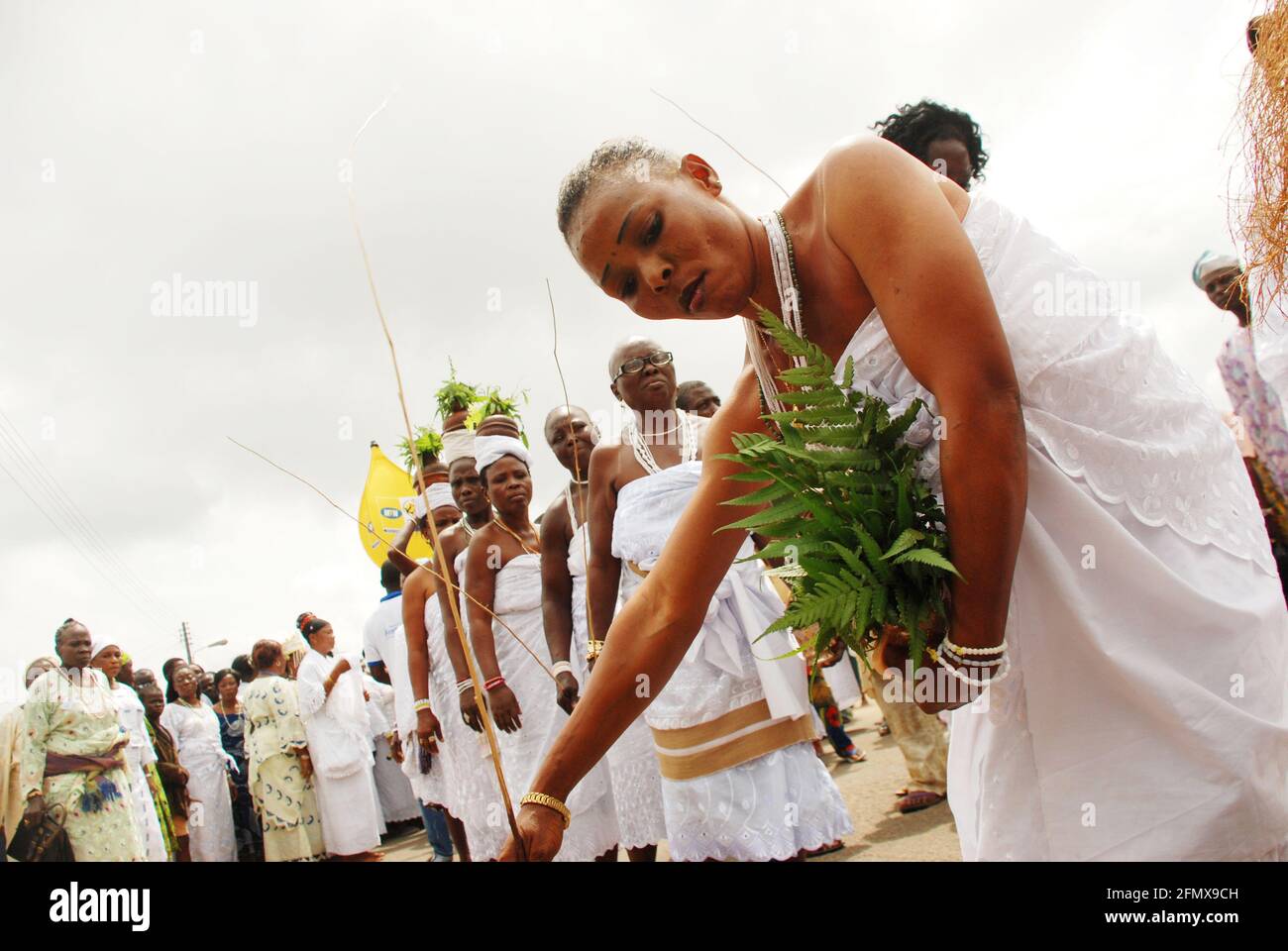 African traditional dancers hi-res stock photography and images - Alamy