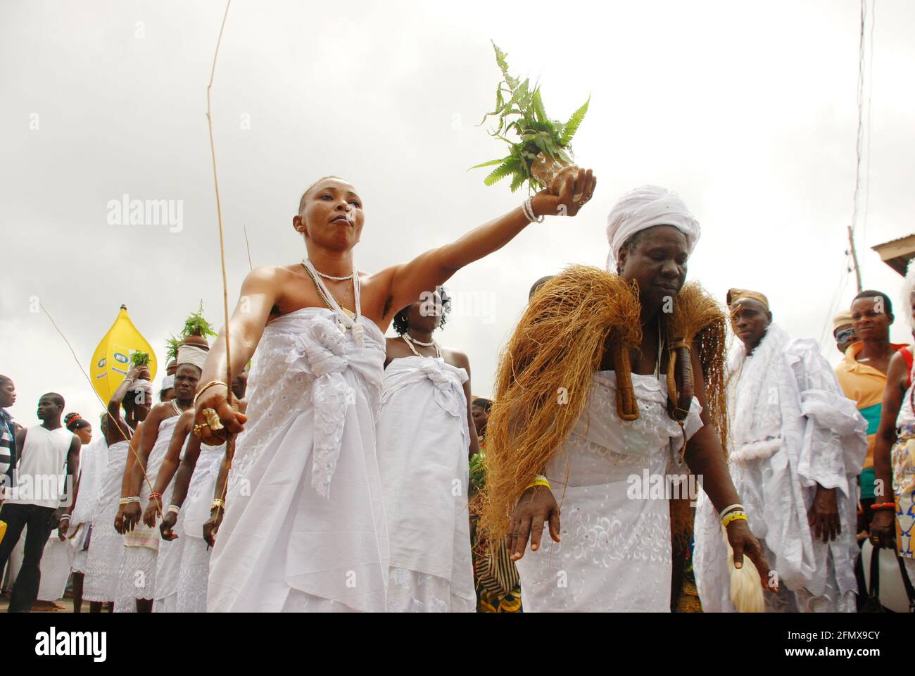 African dancers cultural hi-res stock photography and images - Alamy
