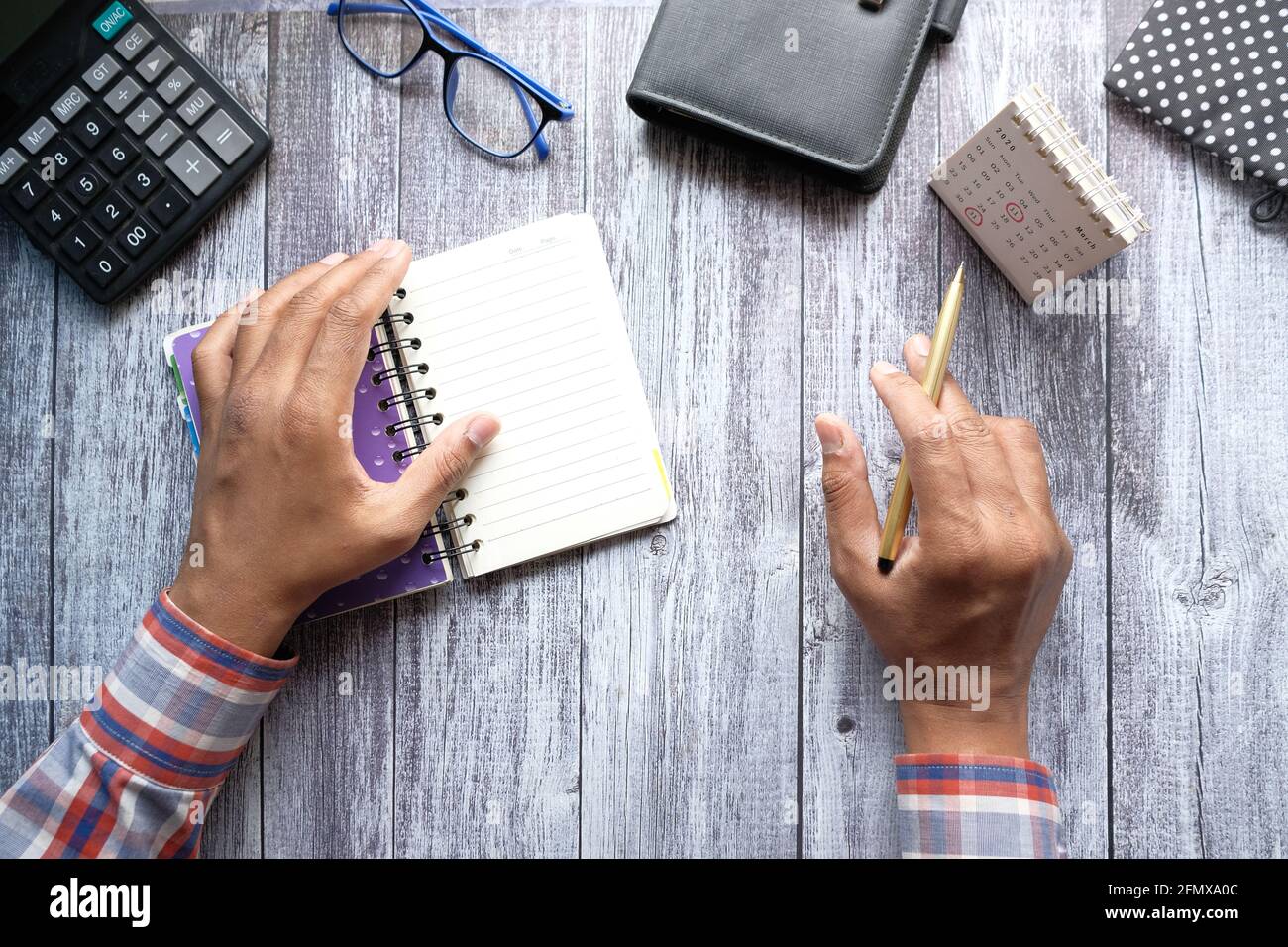 Calendar Turning Page High Resolution Stock Photography and Images - Alamy