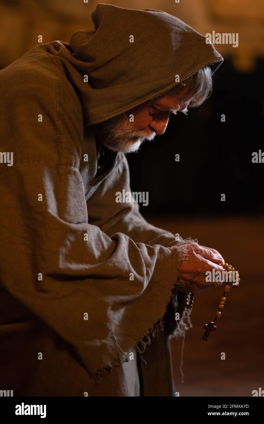 Medieval beggar hi-res stock photography and images - Alamy