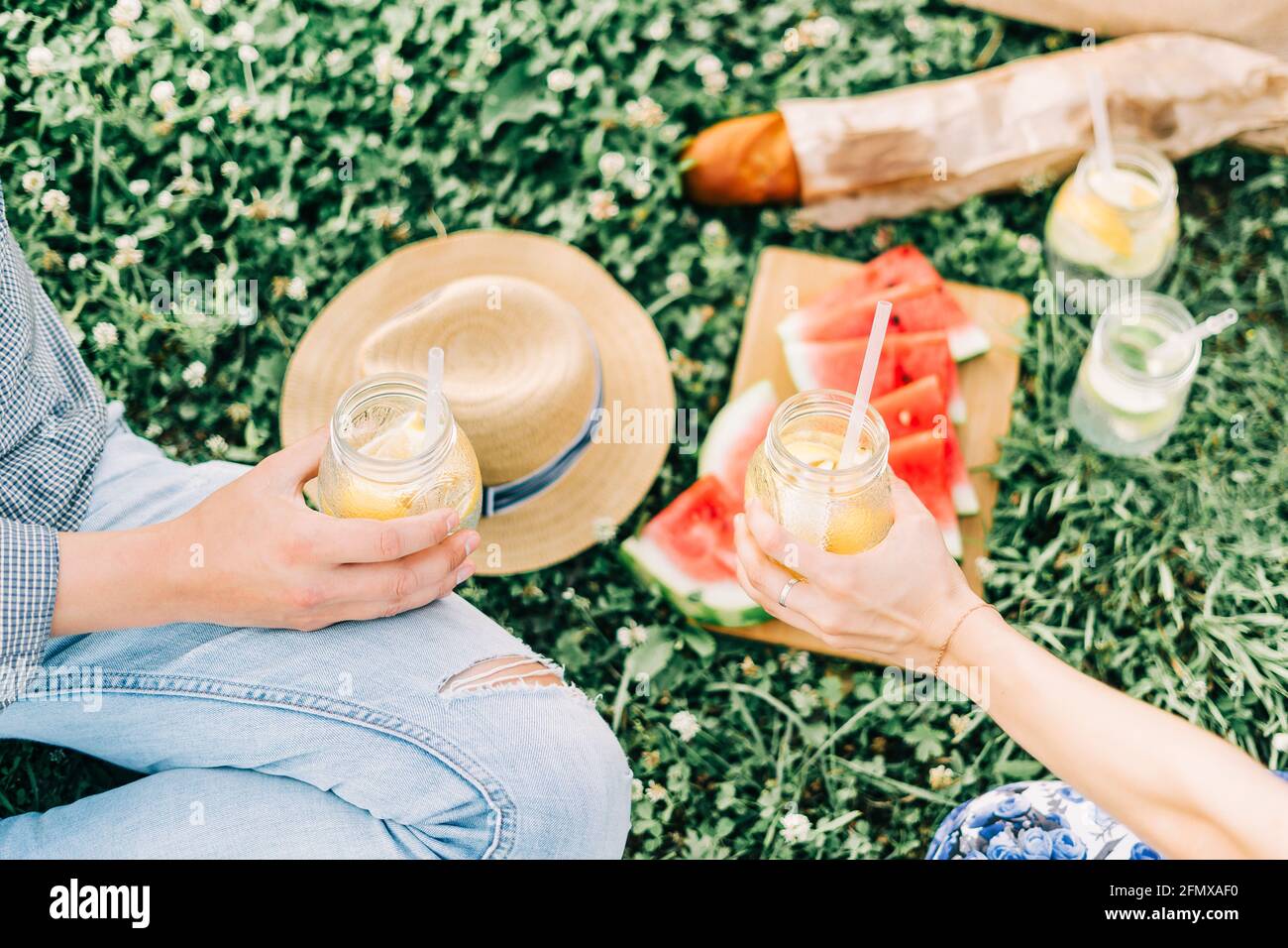 Summer background with lemonade at picnic Stock Photo - Alamy