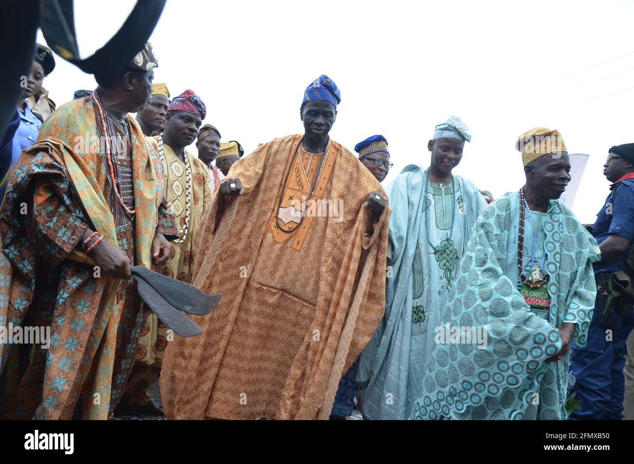 Osun Osogbo: Osogbo chiefs paying homage to the king Stock Photo - Alamy