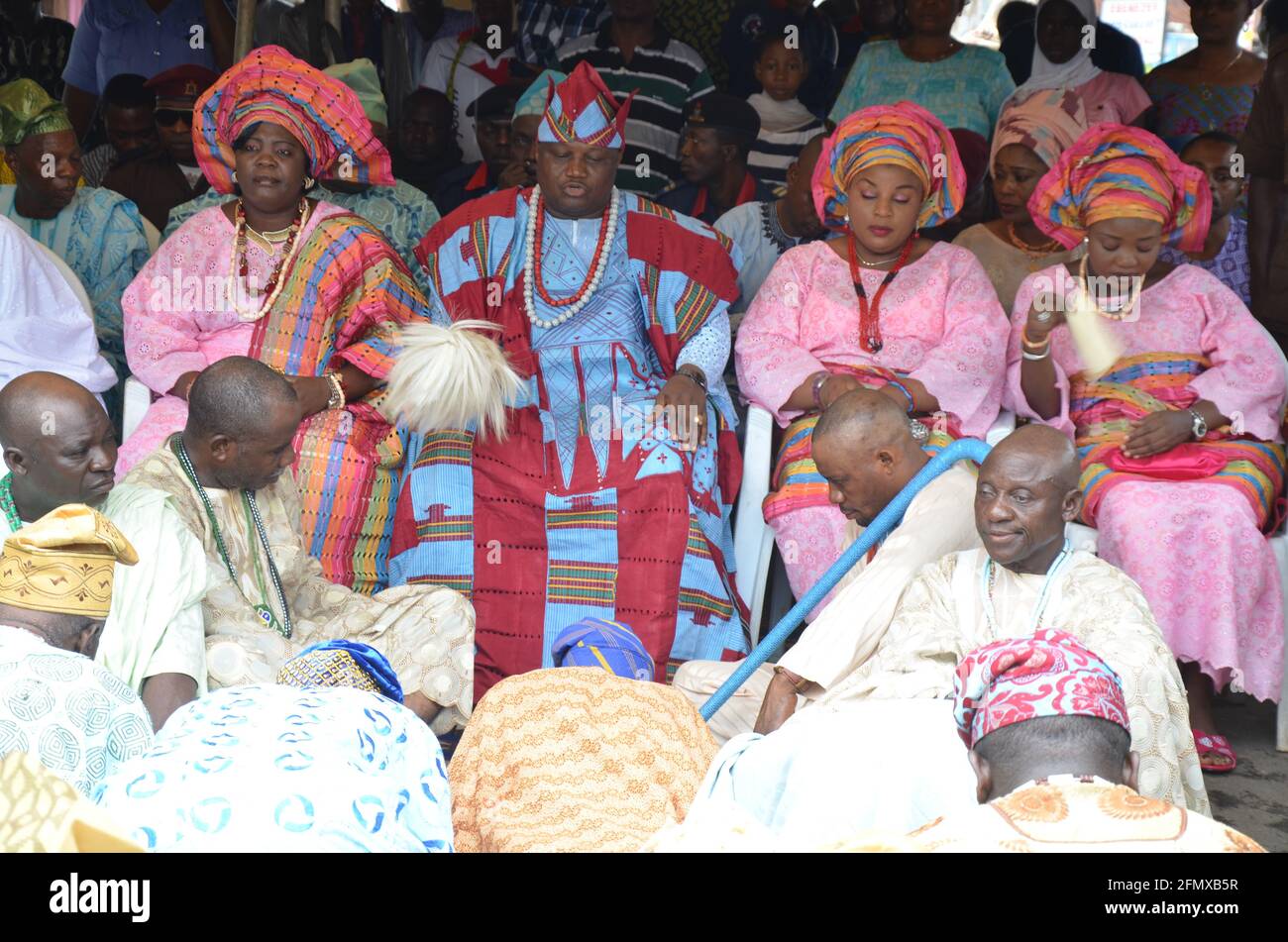 Osun Osogbo: Osogbo chiefs paying homage to the king Stock Photo - Alamy