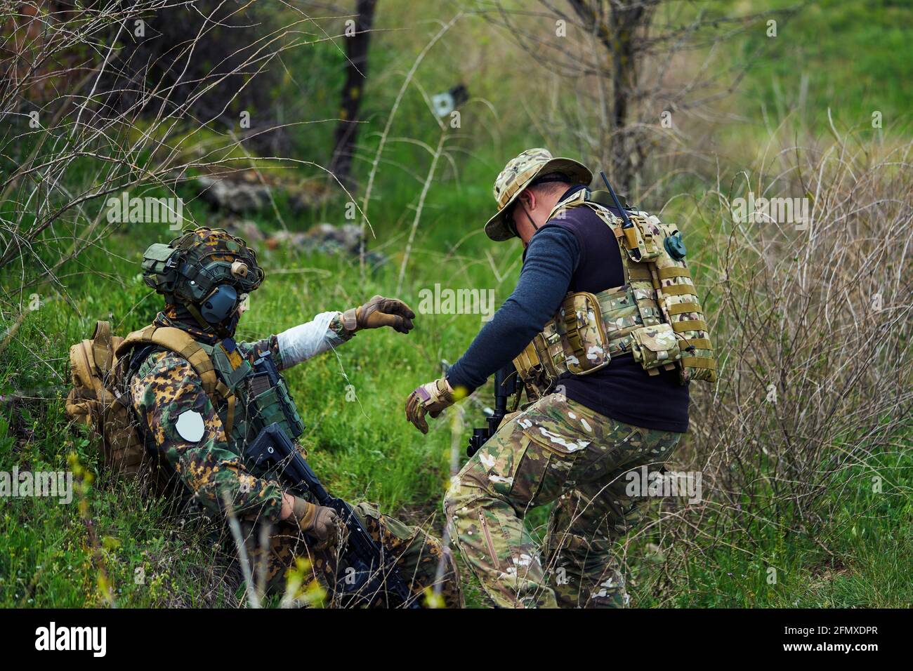 Injured arm hi-res stock photography and images - Alamy