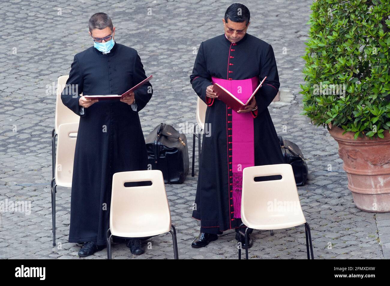 St damaso courtyard hi-res stock photography and images - Alamy