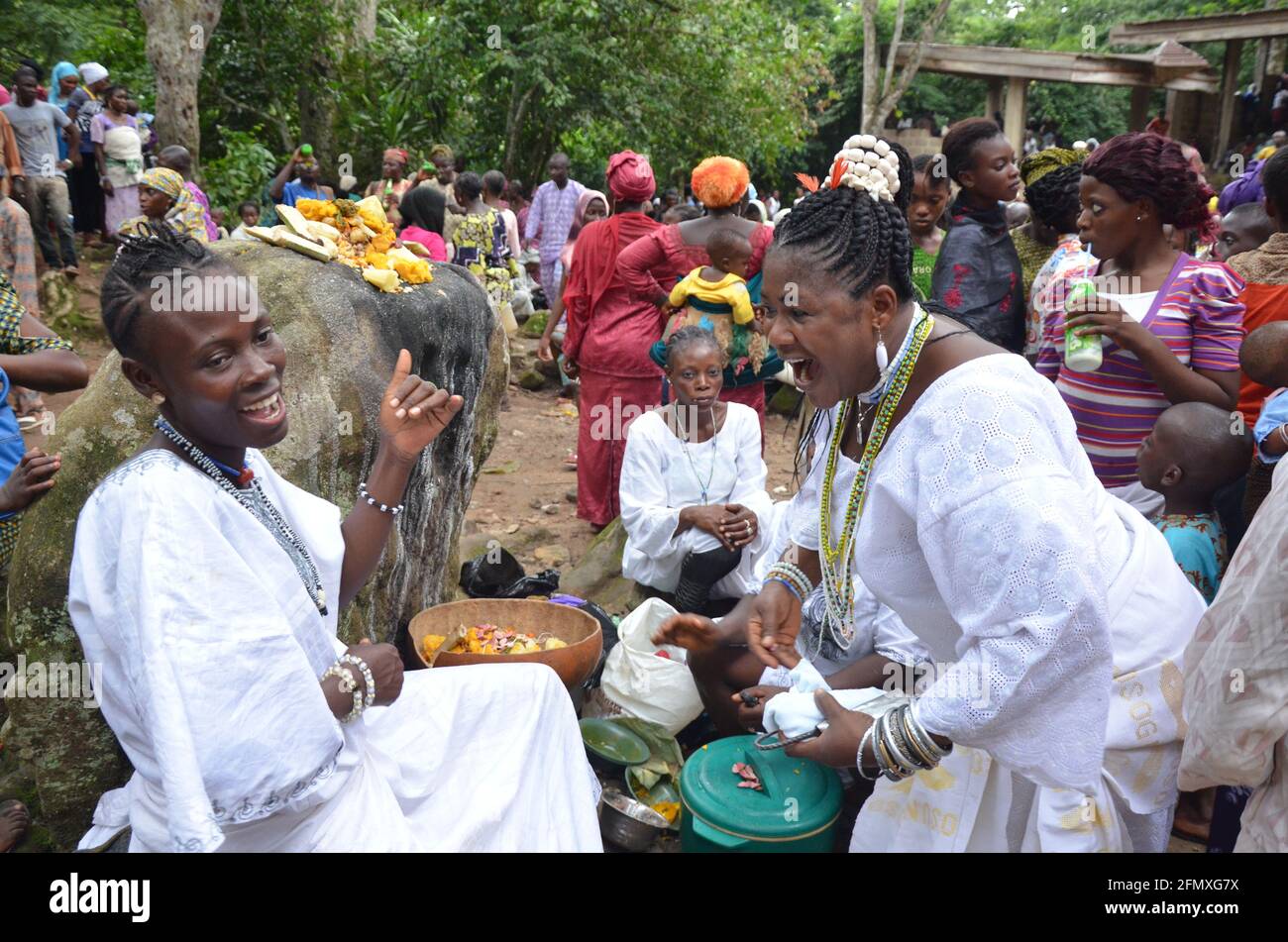 Yoruba dancers hi-res stock photography and images - Alamy