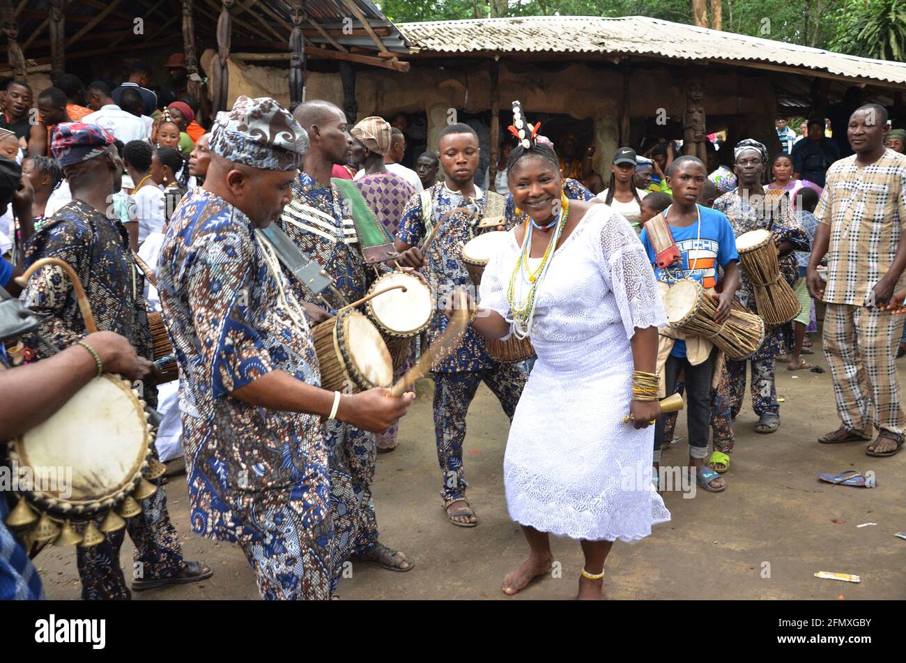 Osogbo dance hi-res stock photography and images - Alamy
