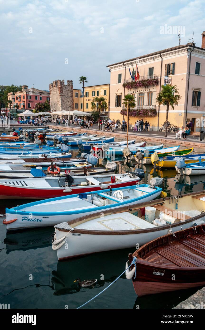 How to get around on lake garda hi-res stock photography and images - Alamy