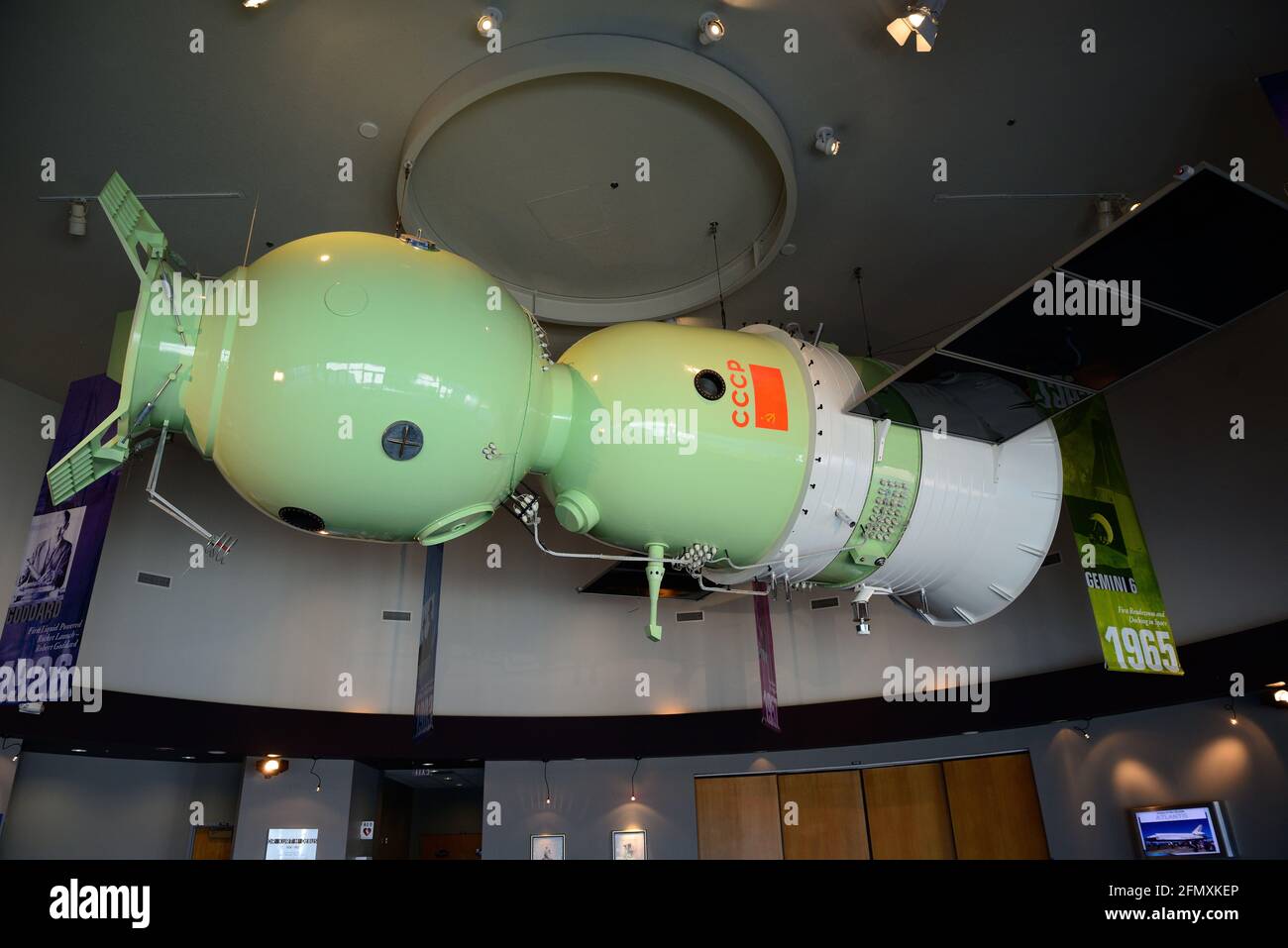 Russian soyuz hi-res stock photography and images - Alamy