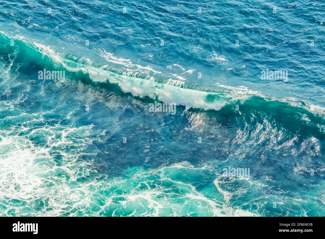 Beautiful turquoise ocean sky turquoise hi-res stock photography and ...