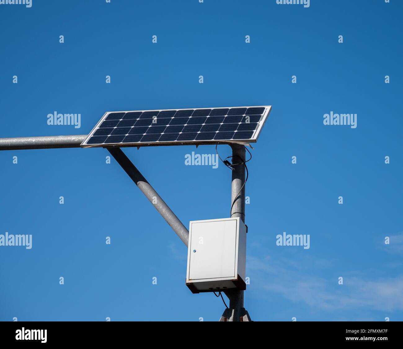Street traffic light with solar panel energy Stock Photo - Alamy