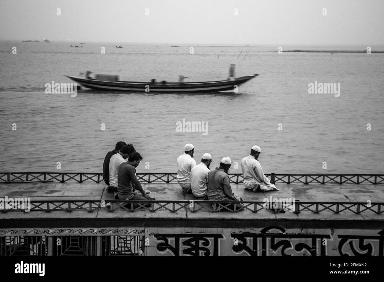 A group of Muslim praying on the boat, I captured this rare image from ...