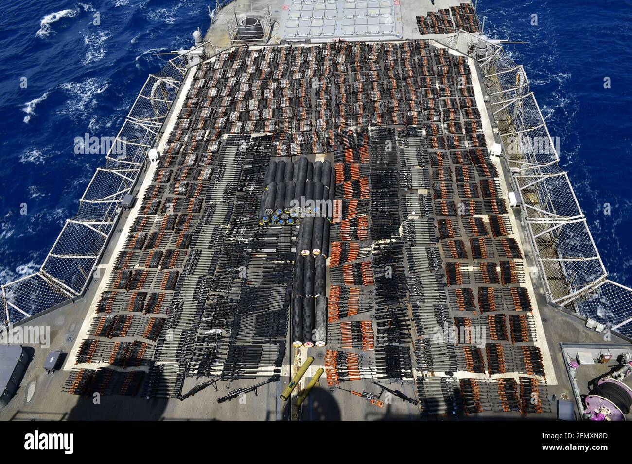 The U.S. Navy Ticonderoga-class guided-missile cruiser USS Monterey ...