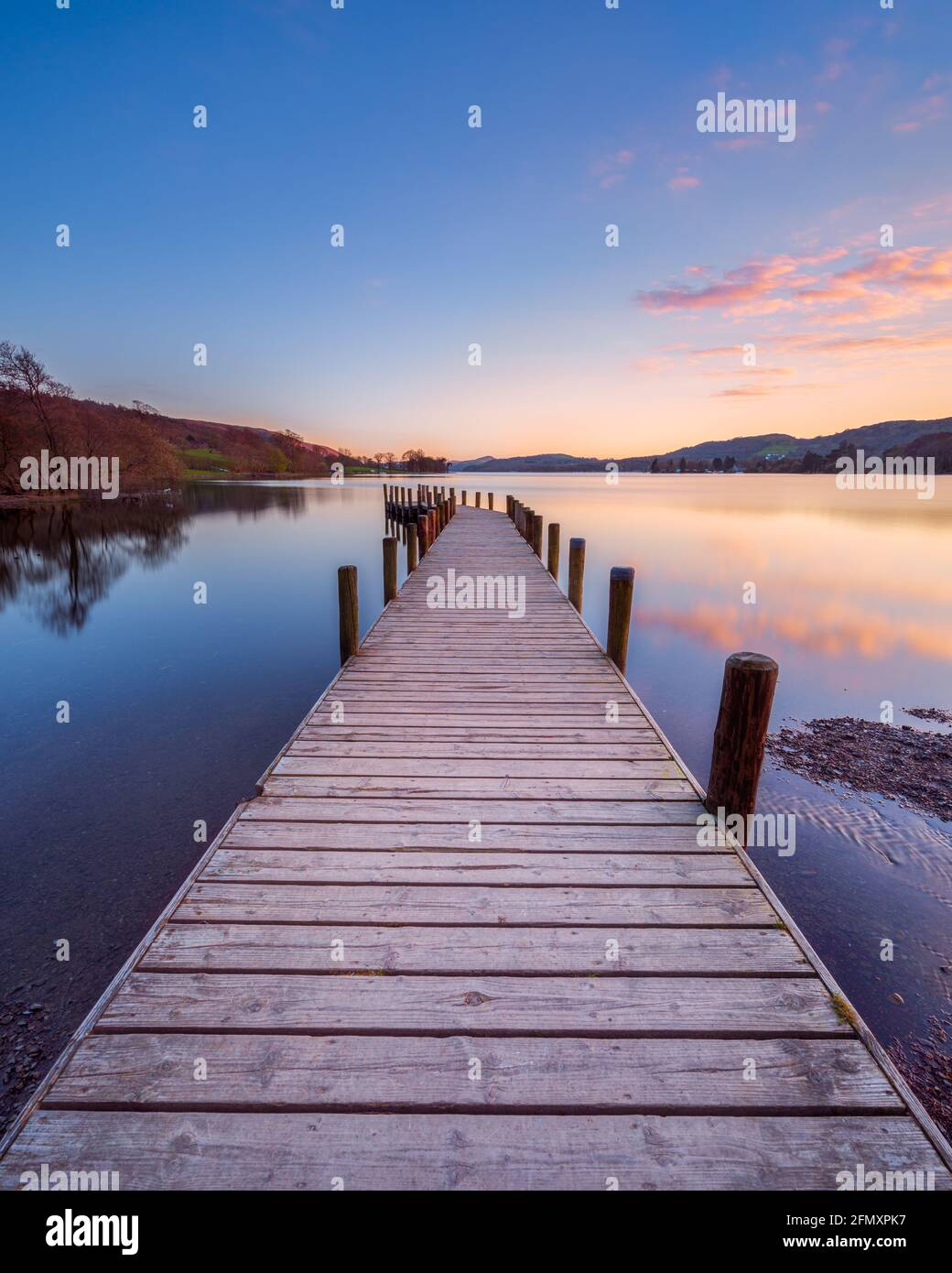 Beach on coniston water hi-res stock photography and images - Alamy