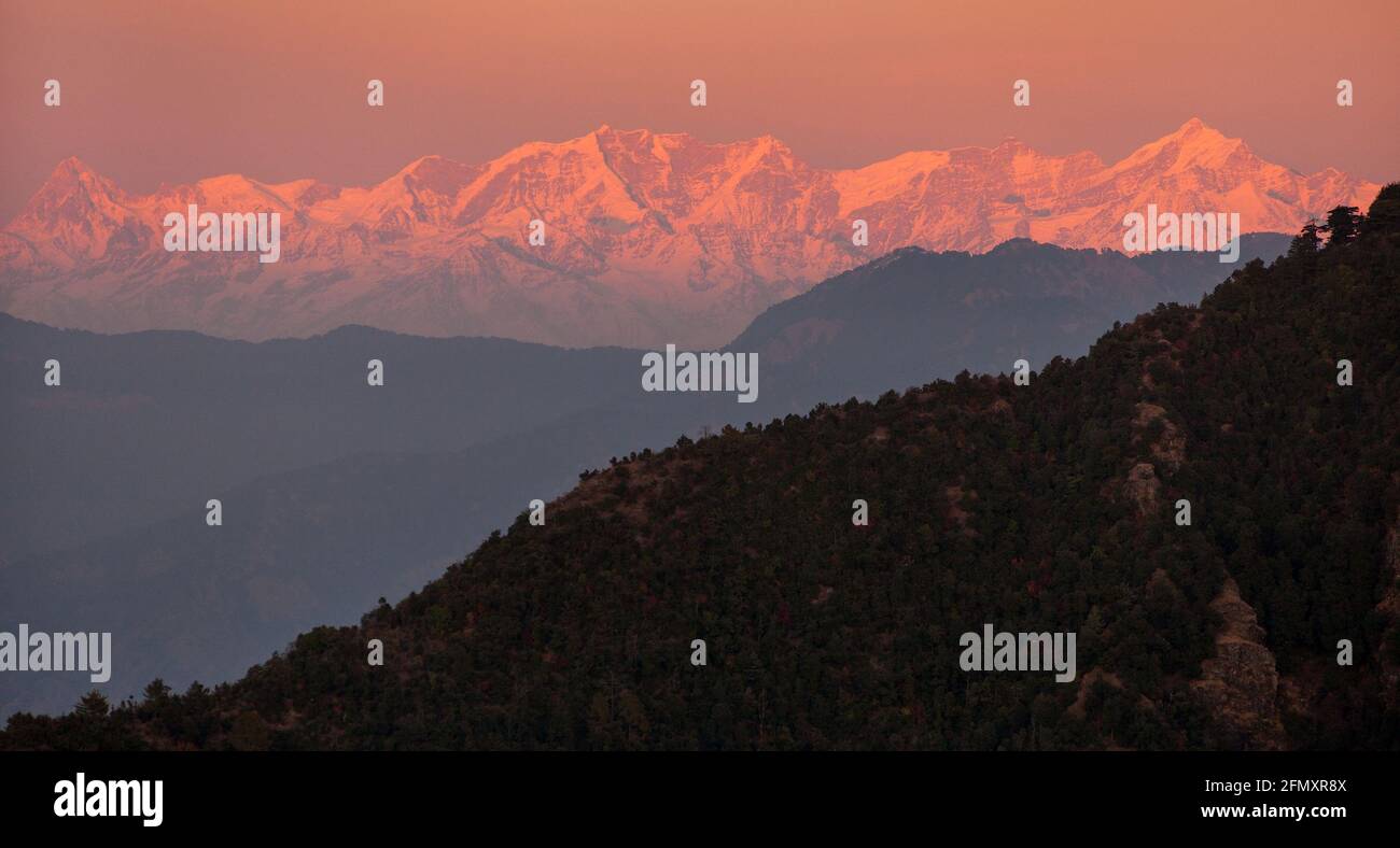 Himalayan range uttarakhand High Resolution Stock Photography and Images - Alamy