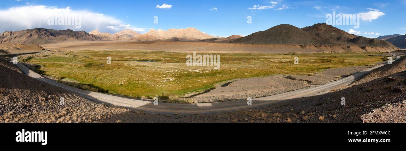 Beautiful landscape panorama of Pamir mountains area in Tajikistan ...