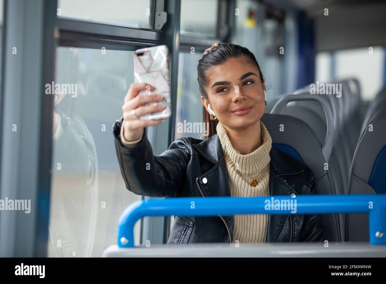 People taking a bus hi-res stock photography and images - Alamy