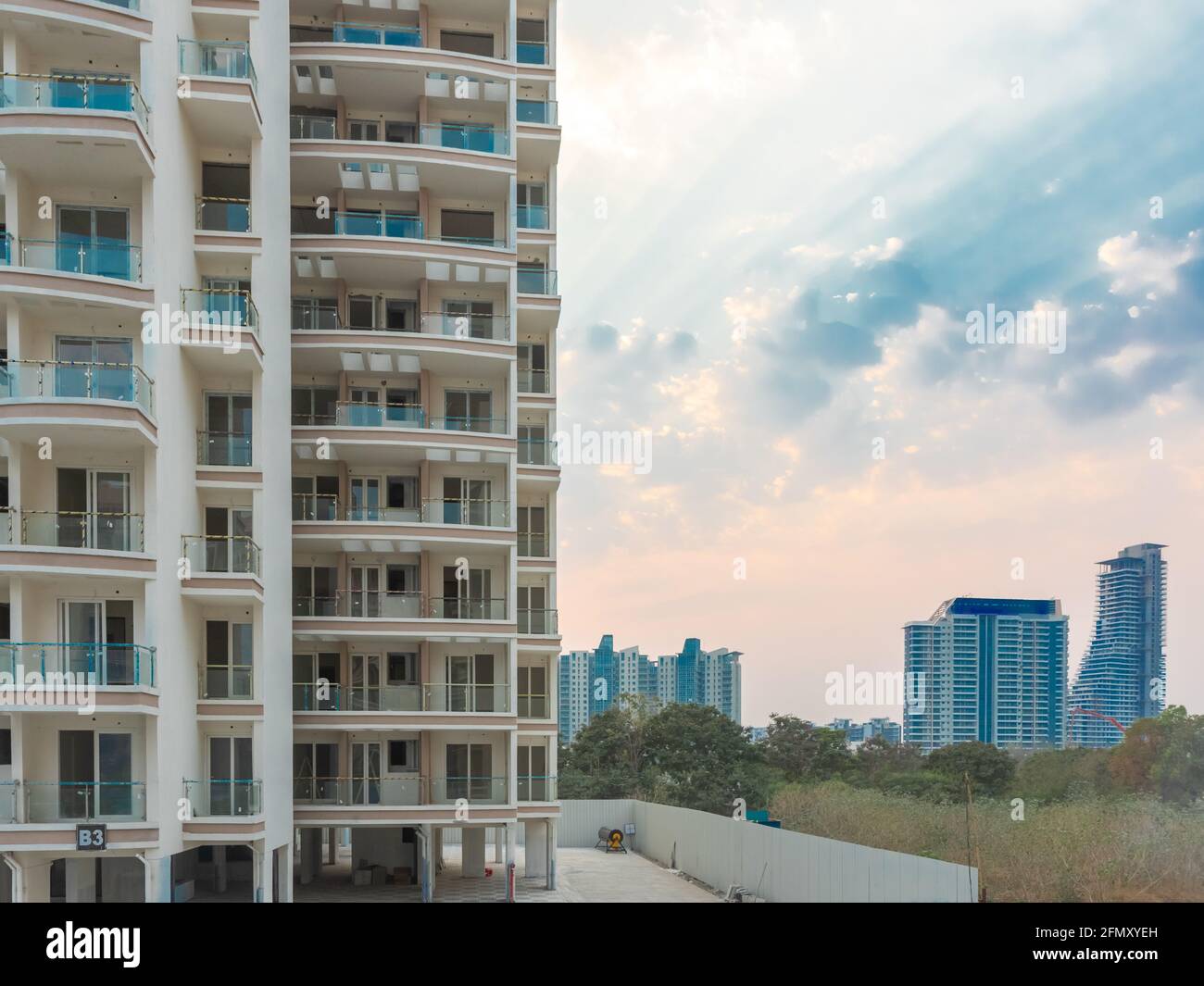 Stylish luxurious housing hi-res stock photography and images - Alamy