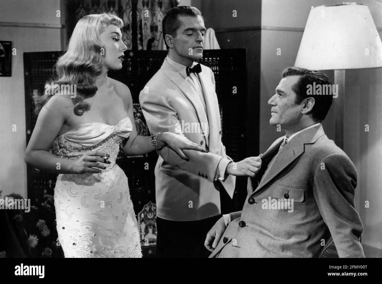 La Môme vert de gris Year : 1953 France Eddie Constantine, Howard Vernon, Dominique Wilms ...