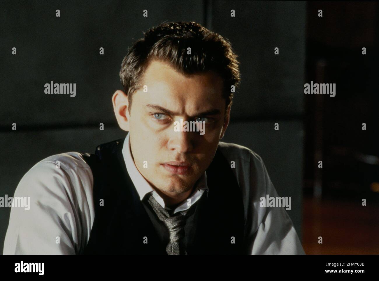 Jude law gattaca 1997 hi-res stock photography and images - Alamy