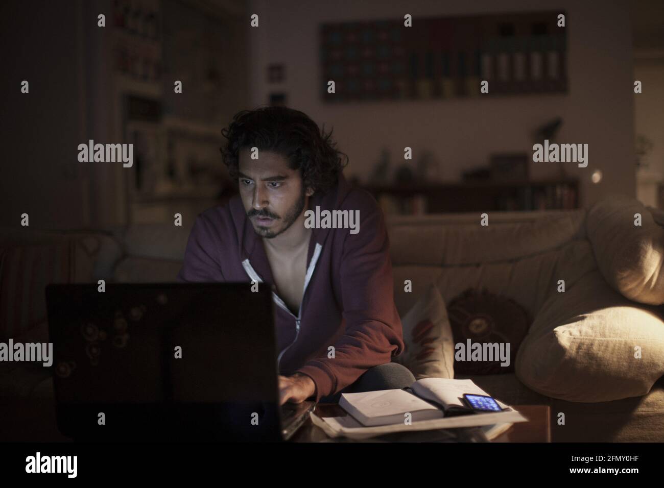 Lion film still dev patel 2016 hi-res stock photography and images - Alamy