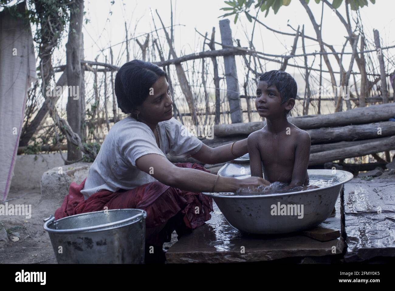 Lion Year : 2016 USA / Australia / UK Director : Garth Davis Priyanka ...
