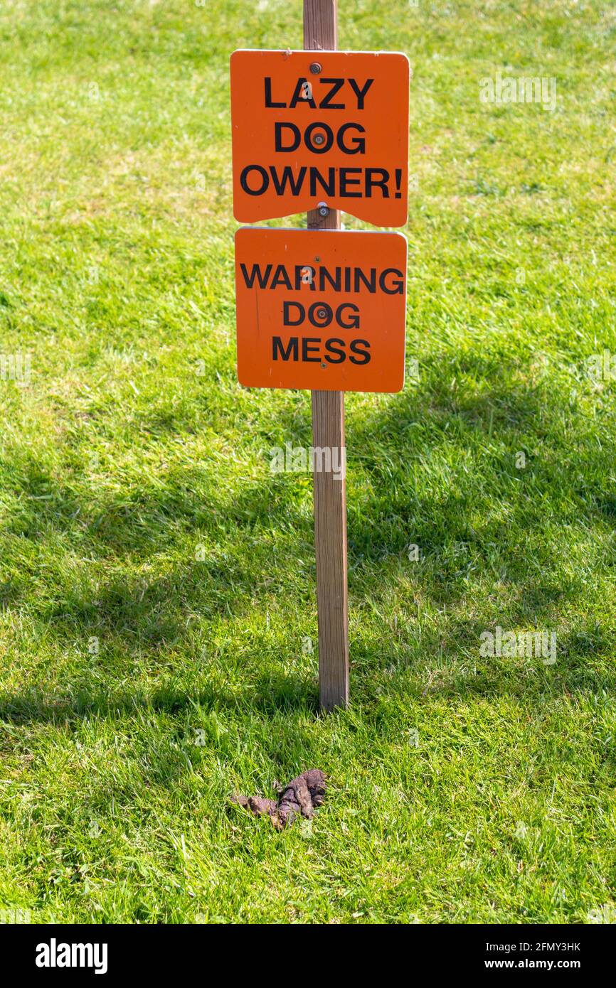 Lazy dog owner, warning dog mess sign, kent, uk Stock Photo - Alamy