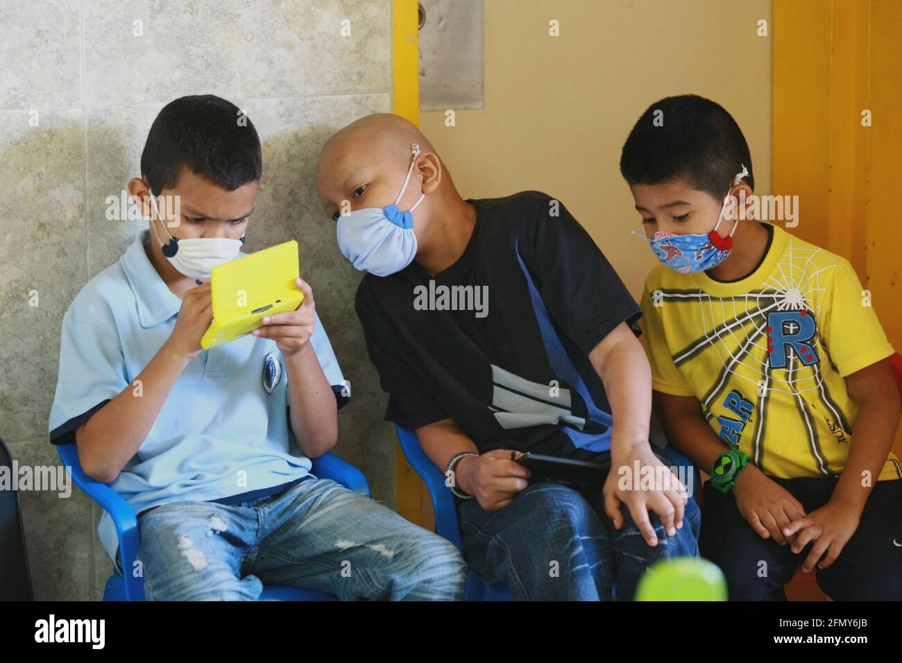 Children with cancer and play hospital hi-res stock photography and ...